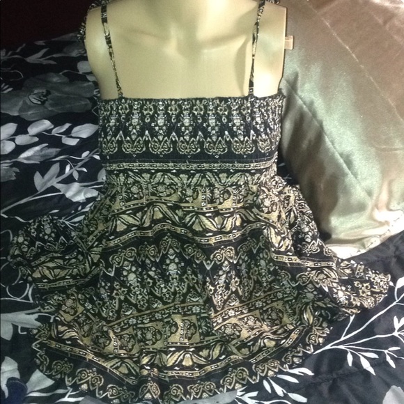 lei | Tops | Lei Cute Tank With Electric Top And Flares Out | Poshmark